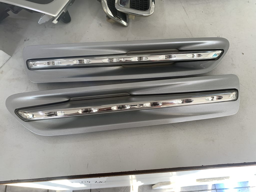 2017 WN Caprice front guard flutes - Salvage Auto Sales