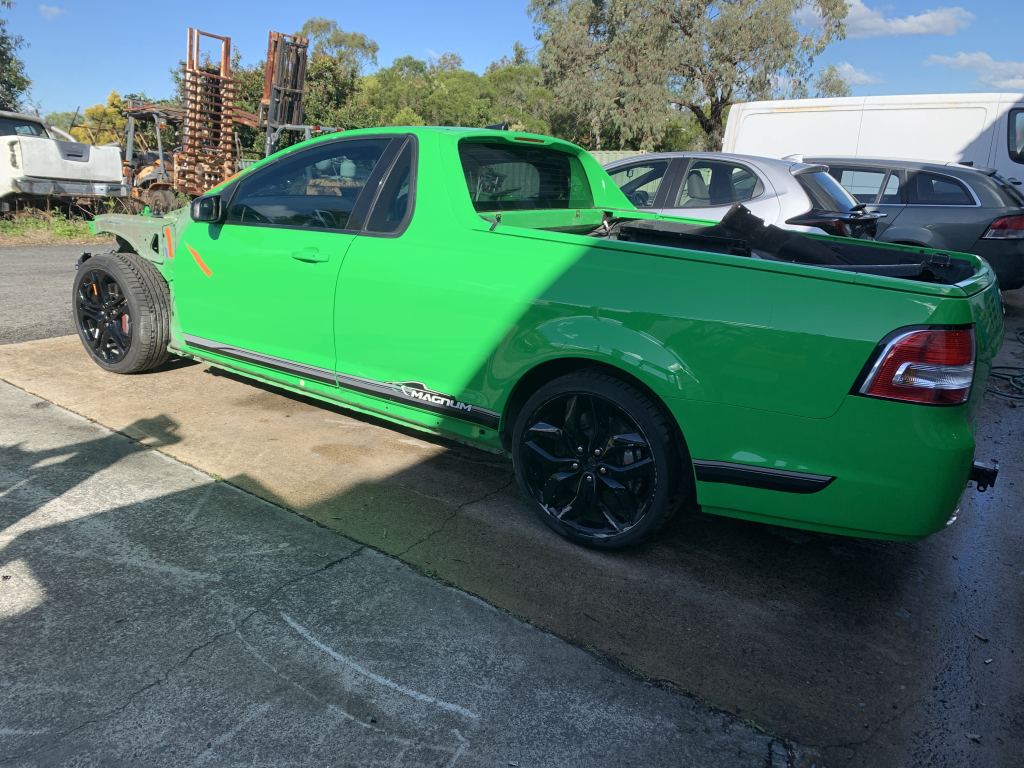 Wrecking 2017 VF 2 SSV Magnum Ute 6.2 LS3 V8 engine 6l80 6 speed auto ...